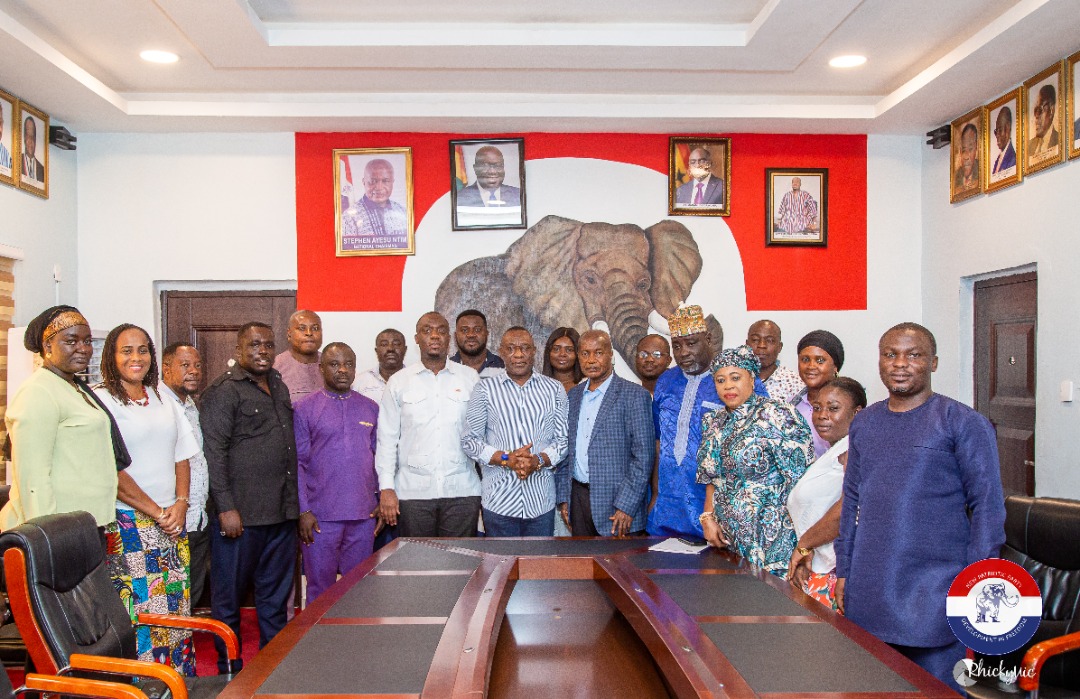 EPA boss pays courtesy on NPP Nat'L Executives - TNTNEWSPAPER