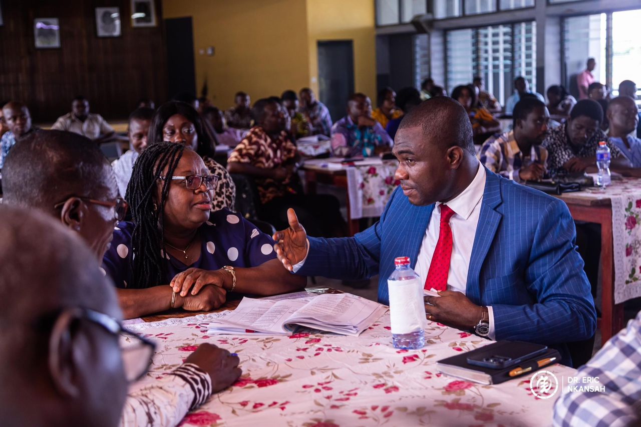 GES Director-General joins Teachers for PLC session - TNTNEWSPAPER