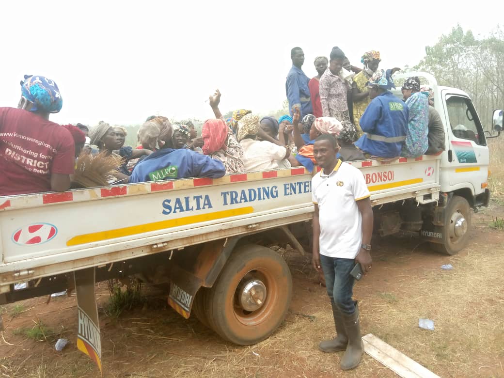 PC Leads Communal Labour To Help Open SHS At Drobonso - TNTNEWSPAPER