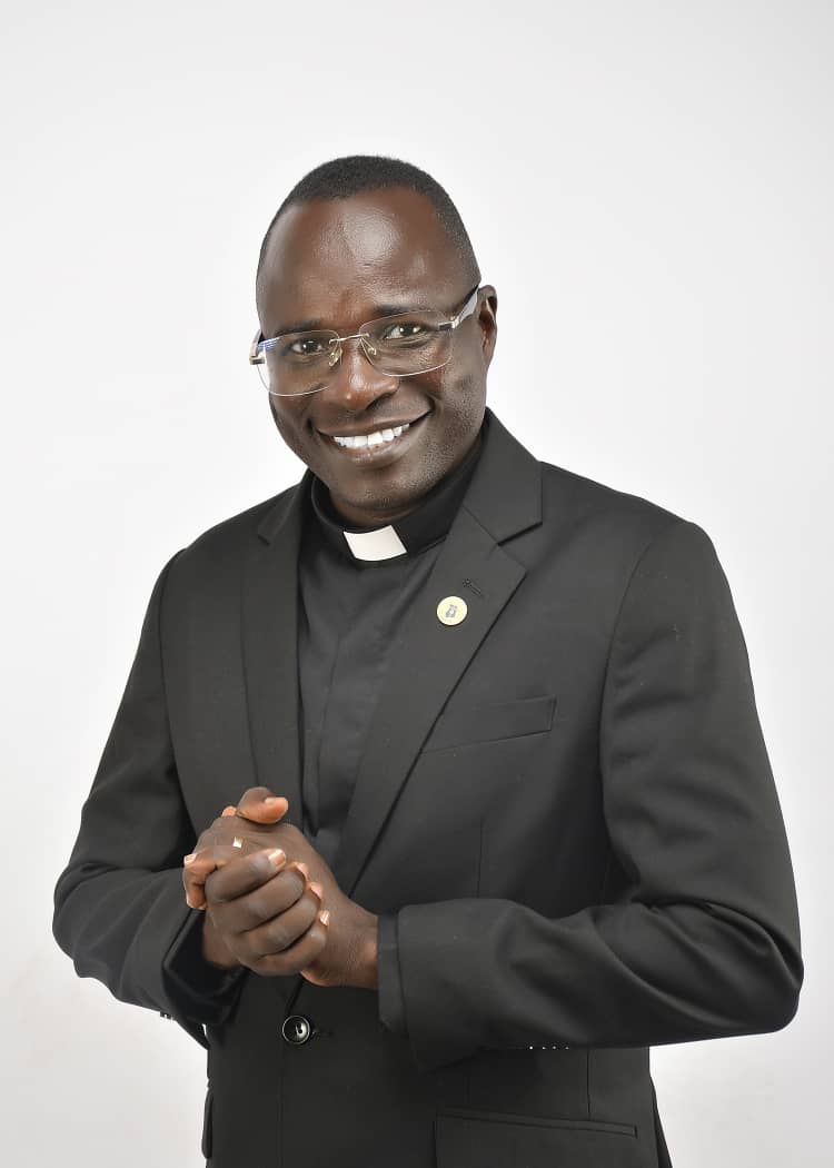 Senior Journalist Kofi Asante commissioned into Ordained Ministry of ...
