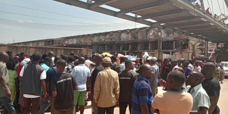 Military intervenes as traders storm restricted area at Adum in Kumasi ...
